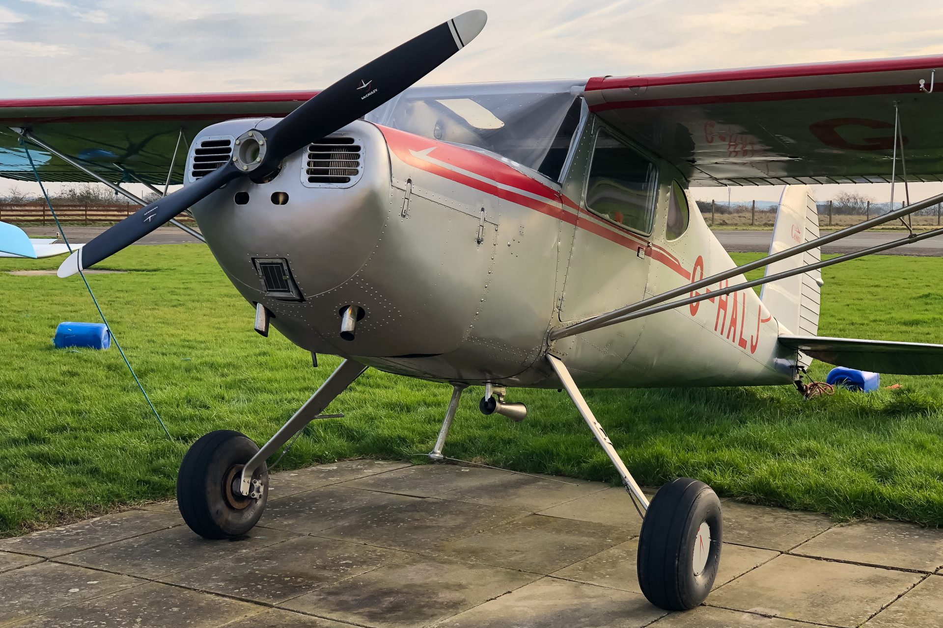 Cessna 140 - British Aerobatic Academy