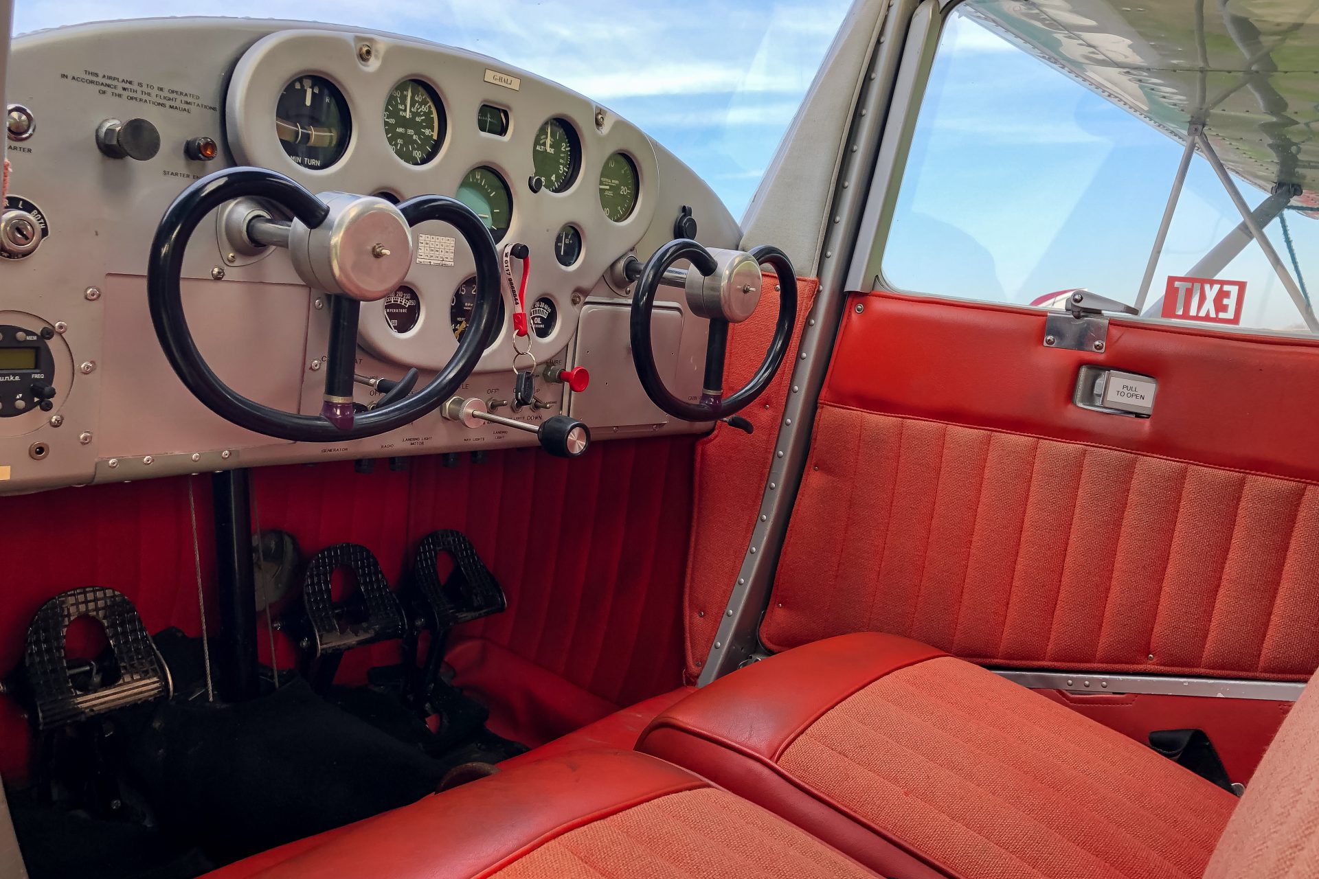 Cessna 140 - British Aerobatic Academy