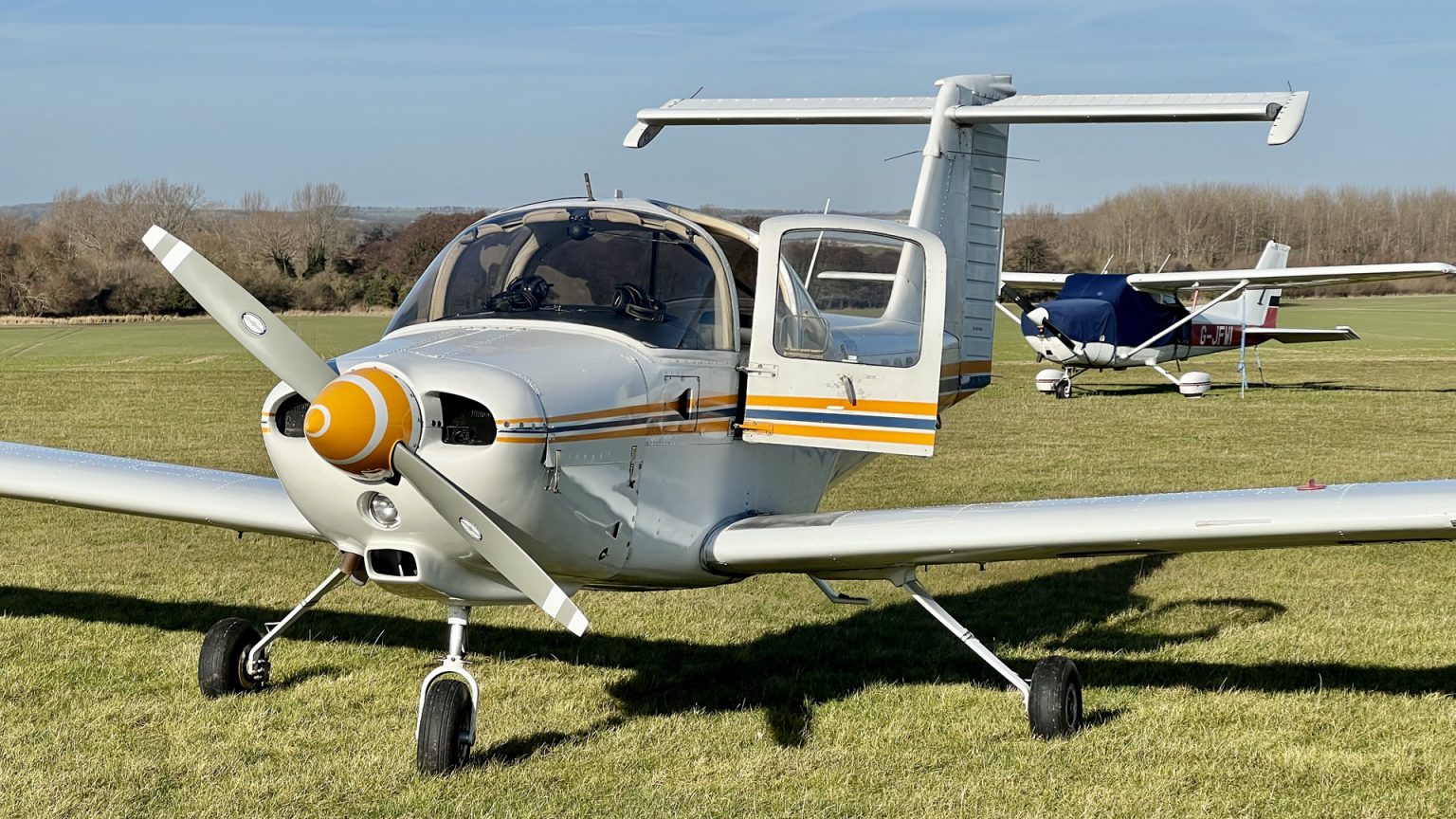 LAPL vs PPL – Options For UK Private Pilots - British Aerobatic Academy